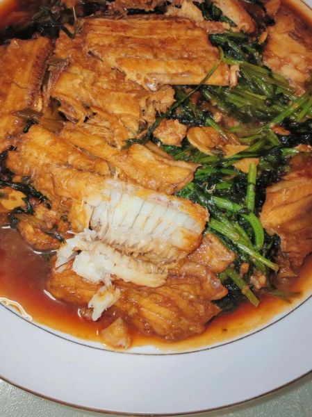 家常炖刀鱼怎么做_刀鱼去腥技巧-第3张图片-山城妙识 家常炖刀鱼怎么做_刀鱼去腥技巧-第3张图片-山城妙识