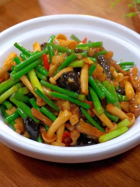 炒双菇的家常做法_炒双菇用哪两种蘑菇最好-第1张图片-山城妙识 炒双菇的家常做法_炒双菇用哪两种蘑菇最好-第1张图片-山城妙识