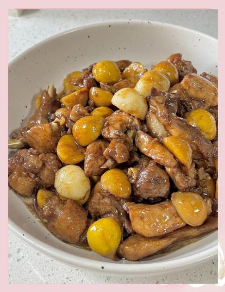 板栗焖鸡怎么做_板栗焖鸡的家常做法-第1张图片-山城妙识