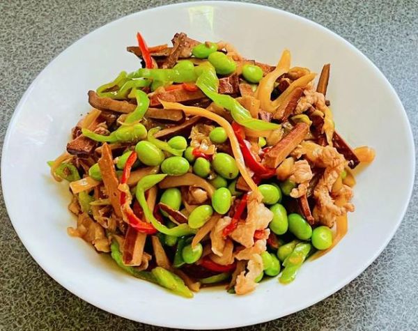 青椒炒毛豆怎么做_青椒炒毛豆先炒哪个-第3张图片-山城妙识 青椒炒毛豆怎么做_青椒炒毛豆先炒哪个-第3张图片-山城妙识
