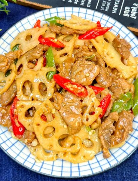 莲藕炒肉怎么做才脆嫩_莲藕炒肉的家常做法-第1张图片-山城妙识