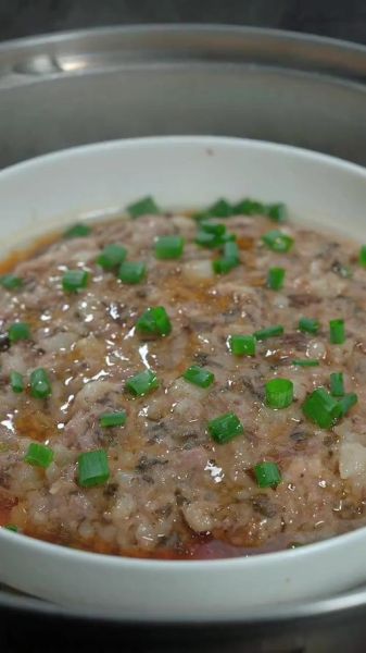 梅菜蒸肉饼怎么做好吃_梅菜蒸肉饼蒸多久才嫩滑-第2张图片-山城妙识