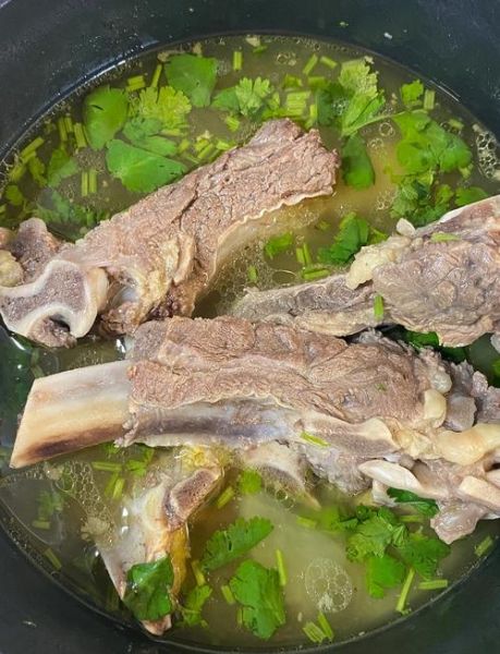 炖牛肉的简单做法_炖牛肉需要焯水吗-第1张图片-山城妙识 炖牛肉的简单做法_炖牛肉需要焯水吗-第1张图片-山城妙识