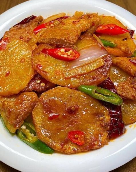 土豆片炒肉怎么做好吃_家常做法步骤详解-第1张图片-山城妙识