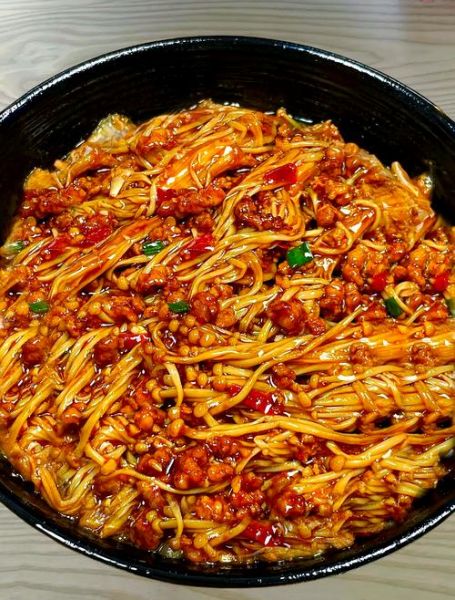 金针菇炒肉怎么做_金针菇炒肉的家常做法-第3张图片-山城妙识