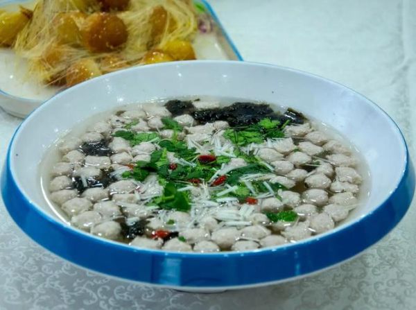 水汆猪肉丸子怎么做_水汆丸子不散的秘诀-第1张图片-山城妙识