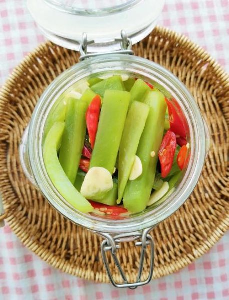 凉拌莴苣怎么做_凉拌莴苣要不要焯水-第1张图片-山城妙识