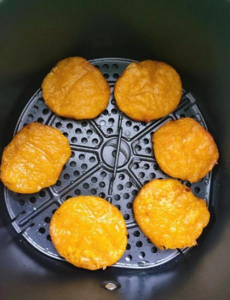 南瓜饼怎么炸才酥脆_南瓜饼油炸技巧-第1张图片-山城妙识