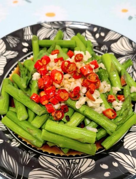 芦笋怎么炒好吃_芦笋焯水几分钟-第1张图片-山城妙识