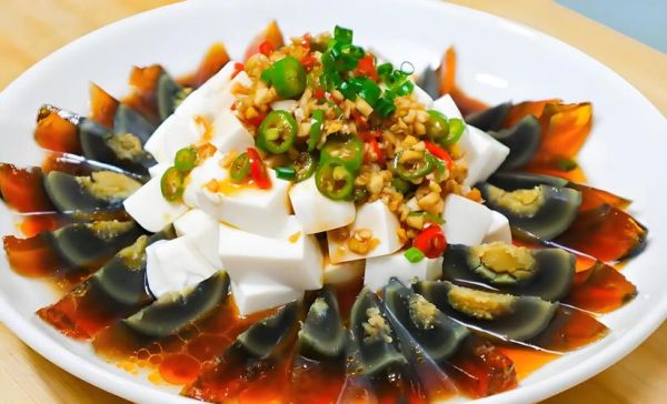豆腐拌皮蛋怎么做_皮蛋拌豆腐要不要焯水-第1张图片-山城妙识 豆腐拌皮蛋怎么做_皮蛋拌豆腐要不要焯水-第1张图片-山城妙识