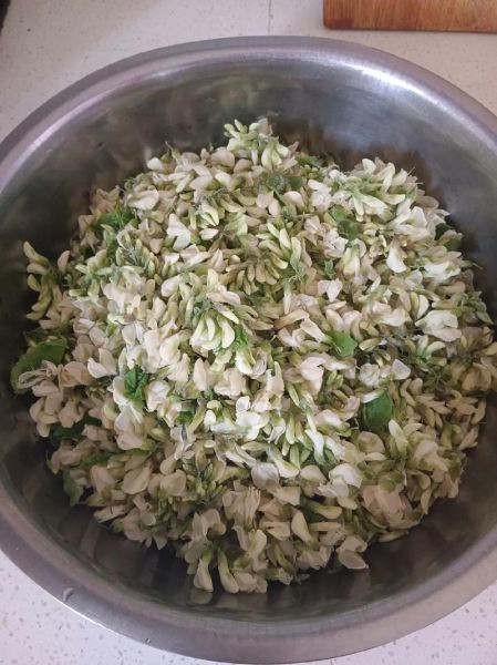 槐花包子素馅怎么做_槐花素馅包子配方-第2张图片-山城妙识 槐花包子素馅怎么做_槐花素馅包子配方-第2张图片-山城妙识