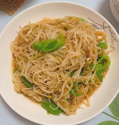 清炒黄豆芽怎么炒才脆_清炒黄豆芽要不要焯水-第1张图片-山城妙识