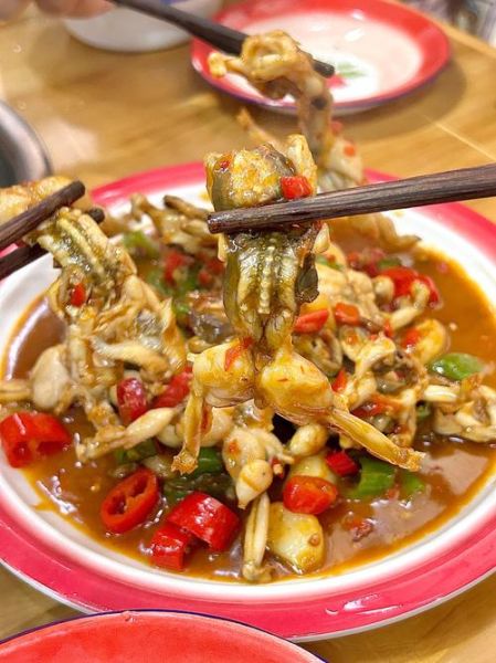 爆炒青蛙怎么做_爆炒青蛙要不要焯水-第1张图片-山城妙识