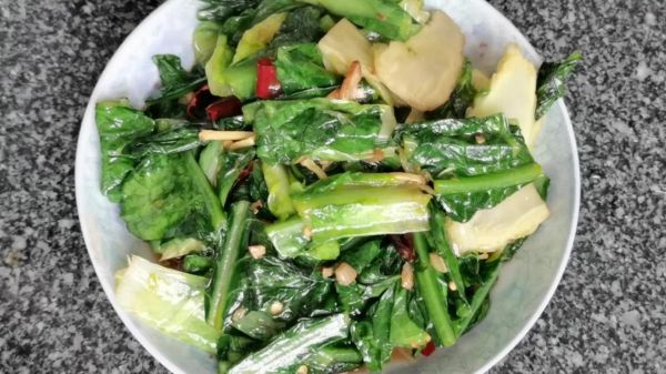 凉拌油麦菜怎么做_油麦菜焯水几分钟-第2张图片-山城妙识