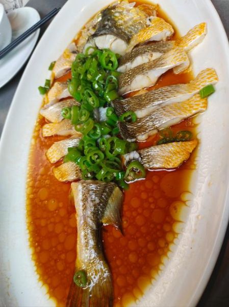 清蒸鱼的家常做法_清蒸鱼蒸几分钟才嫩-第1张图片-山城妙识