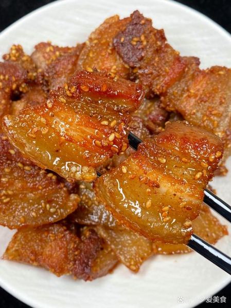 香煎五花肉怎么做才好吃_家常做法步骤详解-第1张图片-山城妙识