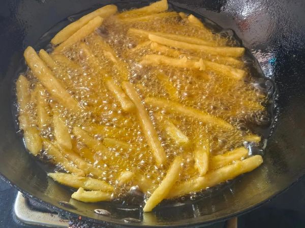 自制炸薯条怎么做_炸薯条不软塌的秘诀-第2张图片-山城妙识 自制炸薯条怎么做_炸薯条不软塌的秘诀-第2张图片-山城妙识