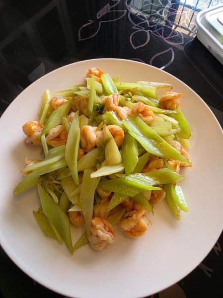 芹菜炒虾仁怎么做_芹菜炒虾仁的家常做法-第1张图片-山城妙识 芹菜炒虾仁怎么做_芹菜炒虾仁的家常做法-第1张图片-山城妙识