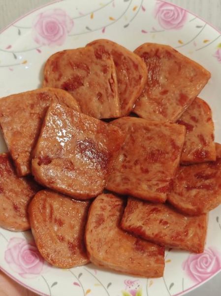 午餐肉怎么炒好吃_午餐肉的家常做法-第1张图片-山城妙识