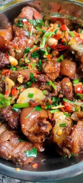 红烧猪脚怎么做好吃_红烧猪脚的家常做法-第2张图片-山城妙识