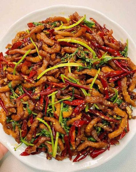 干煸肉丝怎么做才酥_干煸肉丝用哪个部位肉-第2张图片-山城妙识