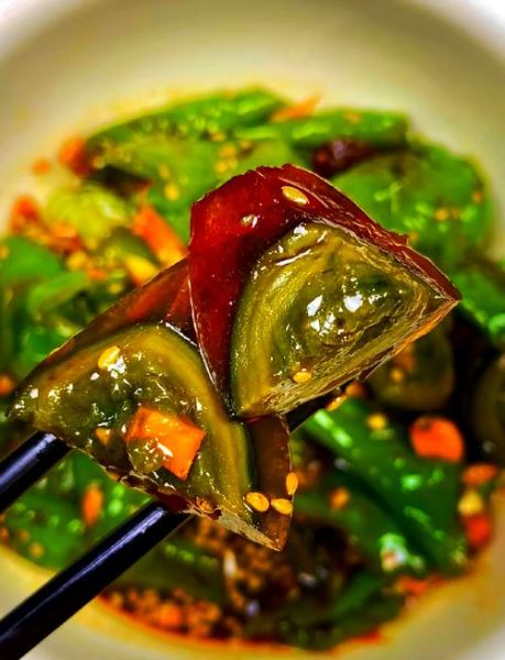 青椒皮蛋凉拌家常做法_皮蛋怎么凉拌才好吃-第2张图片-山城妙识