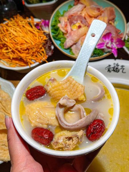 猪肚鸡的家常做法_猪肚鸡怎么做好吃-第2张图片-山城妙识