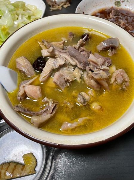 猪肚鸡的家常做法_猪肚鸡怎么做好吃-第3张图片-山城妙识