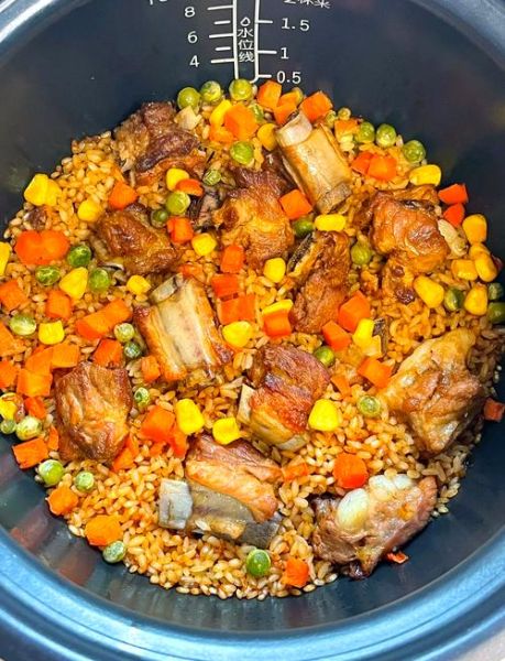 电饭煲排骨焖饭怎么做_排骨焖饭水米比例是多少-第2张图片-山城妙识