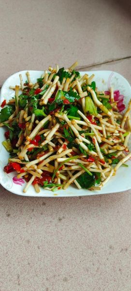 折耳根怎么凉拌好吃_折耳根做法大全-第1张图片-山城妙识