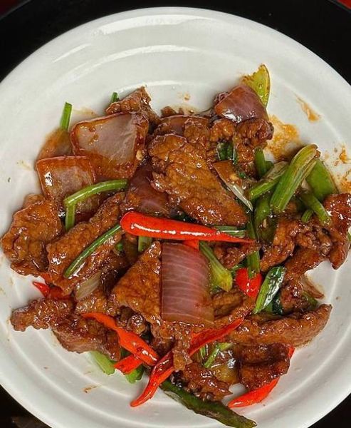 葱爆牛肉怎么做_牛肉炒多久才嫩-第3张图片-山城妙识