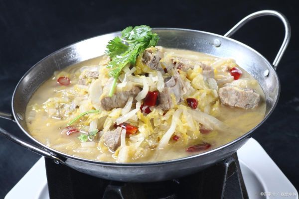 烩酸菜的家常做法_烩酸菜怎么做才好吃-第3张图片-山城妙识