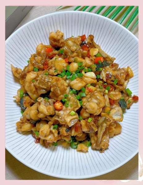 香辣牛蛙怎么做_香辣牛蛙的家常做法-第1张图片-山城妙识