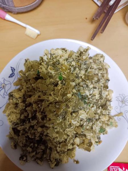 酸菜炒鸡蛋怎么做_酸菜炒鸡蛋的家常做法-第3张图片-山城妙识