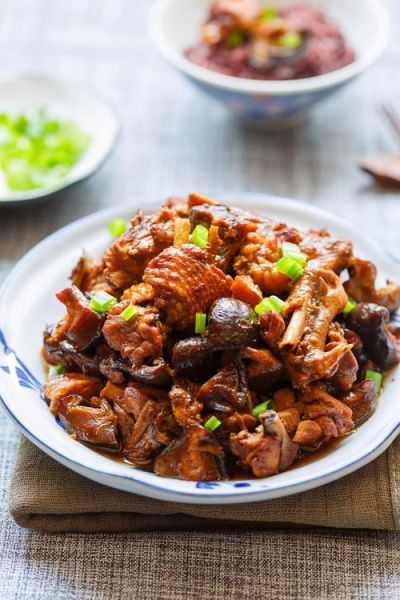 香菇炖鸡怎么做好吃_香菇炖鸡的家常做法-第3张图片-山城妙识