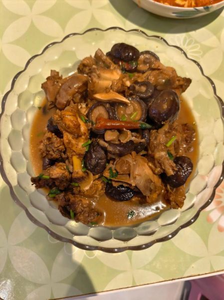 香菇炖鸡怎么做好吃_香菇炖鸡的家常做法-第2张图片-山城妙识