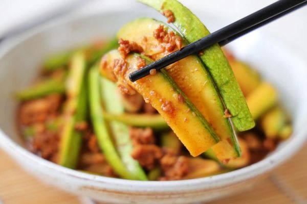 菜瓜怎么炒好吃_菜瓜要不要焯水-第3张图片-山城妙识