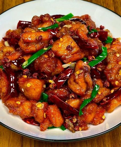 麻辣鸡丁怎么做才嫩_家常麻辣鸡丁的正宗做法-第1张图片-山城妙识