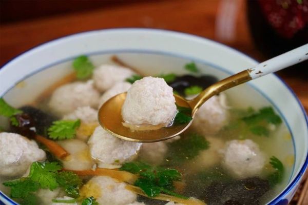 水汆丸子汤怎么做_水汆丸子汤的家常做法-第2张图片-山城妙识