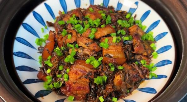 梅菜烧肉怎么做好吃_梅菜烧肉的家常做法-第3张图片-山城妙识