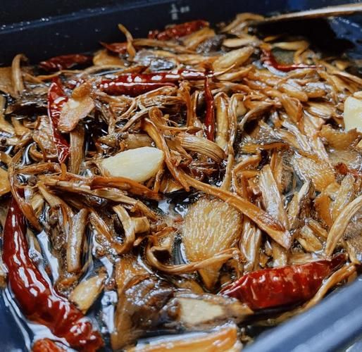 炸鸡枞油的做法_如何保存更久-第1张图片-山城妙识