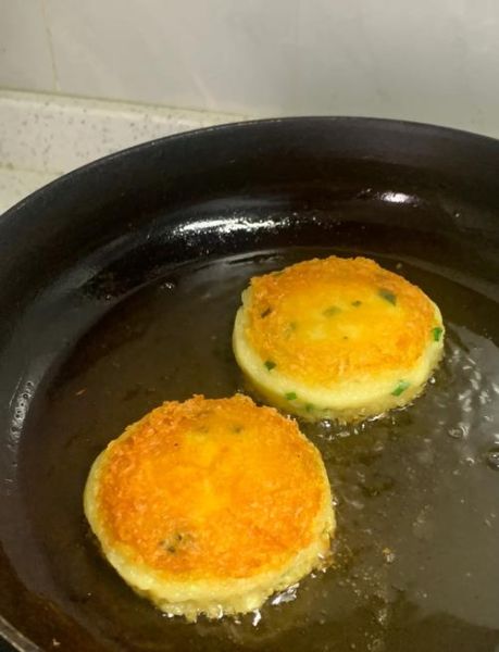 洋芋粑粑怎么做_正宗洋芋粑粑配方-第3张图片-山城妙识 洋芋粑粑怎么做_正宗洋芋粑粑配方-第3张图片-山城妙识