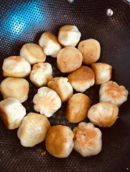 生煎包怎么做_生煎包底部金黄酥脆秘诀-第2张图片-山城妙识