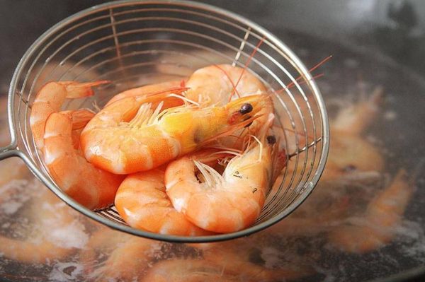 盐水虾怎么煮才鲜嫩_盐水虾煮几分钟口感最好-第2张图片-山城妙识 盐水虾怎么煮才鲜嫩_盐水虾煮几分钟口感最好-第2张图片-山城妙识