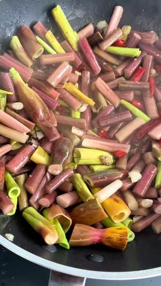 芋头花怎么炒好吃_家常芋头花做法大全-第3张图片-山城妙识