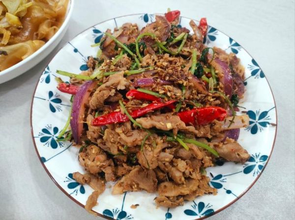 炒羊肉的家常做法_羊肉怎么炒才嫩-第2张图片-山城妙识