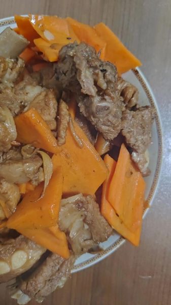 炖猪排骨的家常做法_炖排骨怎么做好吃又烂-第1张图片-山城妙识