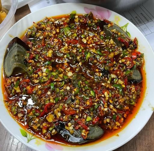 皮蛋凉拌怎么做_皮蛋凉拌要不要焯水-第2张图片-山城妙识