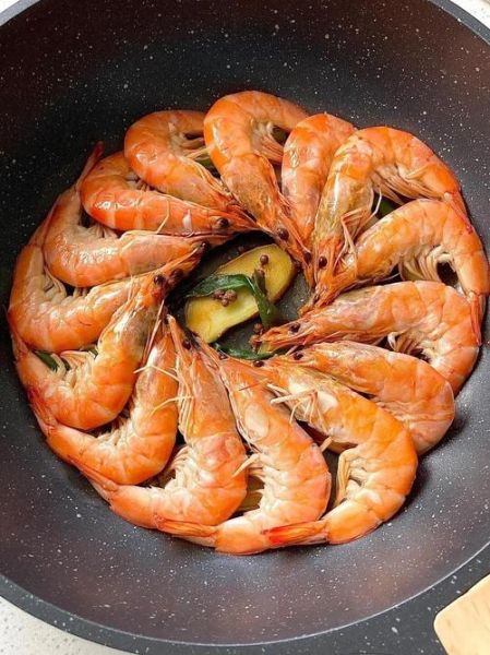 白水煮虾冷水还是热水下锅_煮几分钟才鲜嫩-第2张图片-山城妙识