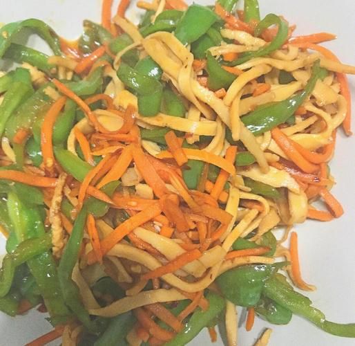 炒鱿鱼丝怎么做好吃_家常炒鱿鱼丝的做法窍门-第2张图片-山城妙识